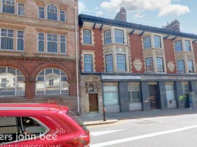 Bank Chambers, High Street, 2 Bedroom Flat