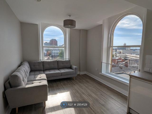 Bank Chambers, Stockport SK1, 2 bed flat to rent, £1,350 pcm | PrimeLocation