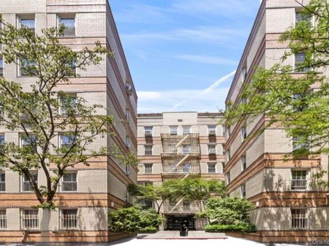 Bank St Apt B, New York, Property For Sale