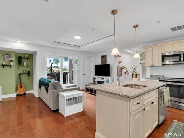Bank St Unit,new London, Condo For Sale