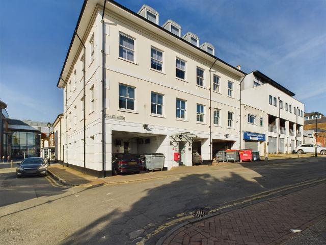 Bank Street, Town Centre, Ashford TN23, 2 bed flat to rent, £1,100 pcm | PrimeLocation