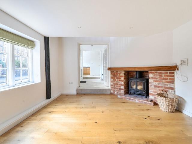 Bank Street, Bishops Waltham, Southampton, Hampshire SO32, 2 bed end terrace house to rent, £1,550 pcm | PrimeLocation
