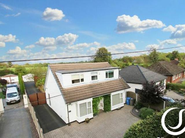 Bank Street, Glazebrook, 3 Bedroom Detached