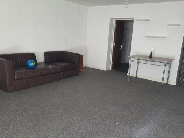 Bank Street, Maidstone ME14, 2 bed flat to rent, £1,000 pcm | PrimeLocation