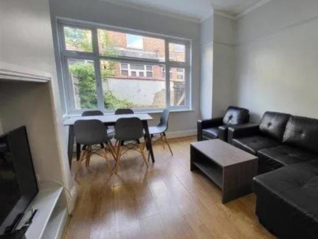 Bankfield Avenue, Victoria Park, Manchester, M13 0ZP, United Kingdom | Room for rent #113447359 | Rentberry