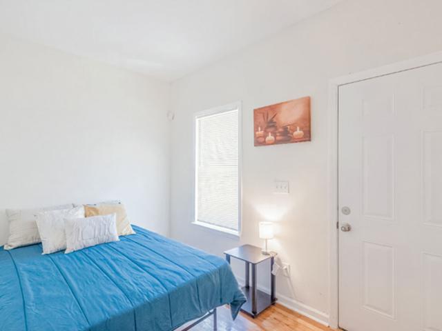 Grove Park Home, a 10 minute walk to bus 58