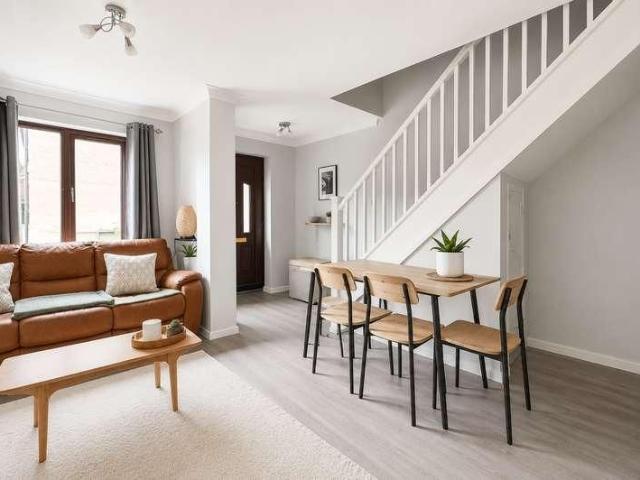 Banks Way, Guildford, GU4
