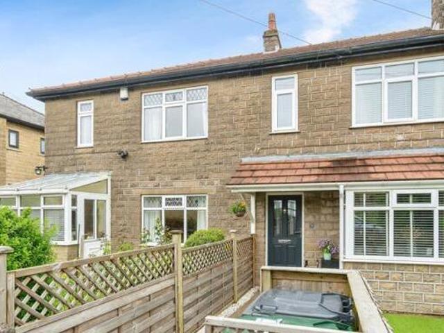 Banks Avenue, Golcar, 3 Bedroom Terraced