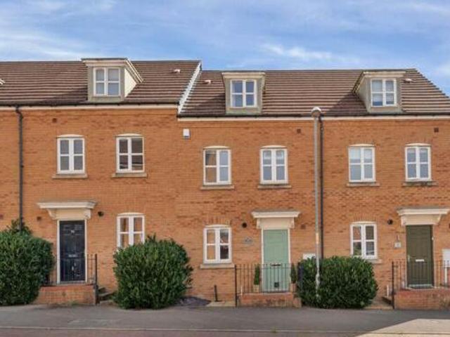 Banks Crescent, Stamford, 3 Bedroom Terraced