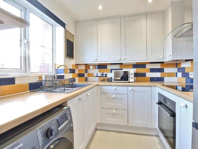 Bankside Close, Isleworth TW7, 2 bed flat to rent, £1,700 pcm | PrimeLocation