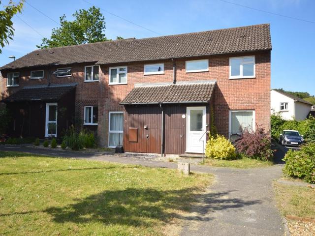 Bankview, Lymington, Hampshire, SO41 2 bed end of terrace house to rent £1,275 pcm £294 pw