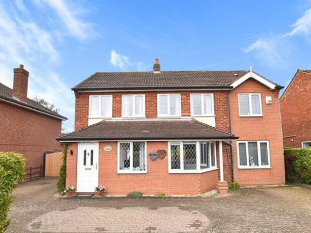 Babbacombe, Main Road, 4 Bedroom Detached