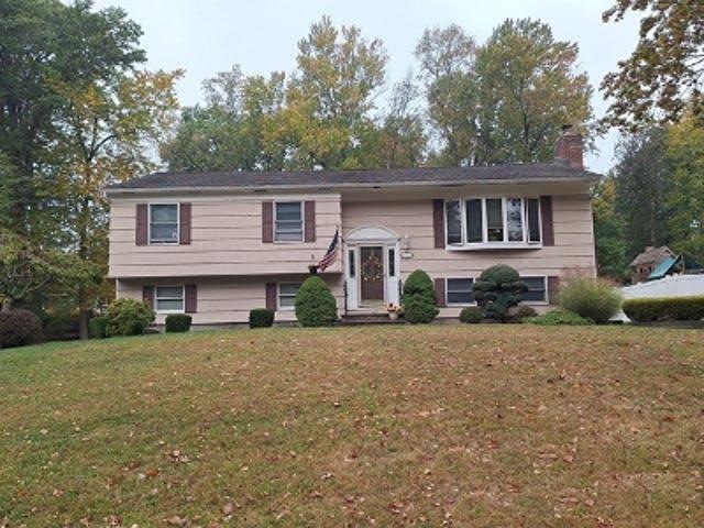 Babbling Brook Ln