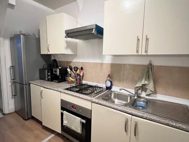 Babington Road, Hendon NW4, 5 bed terraced house to rent, £3,650 pcm | PrimeLocation