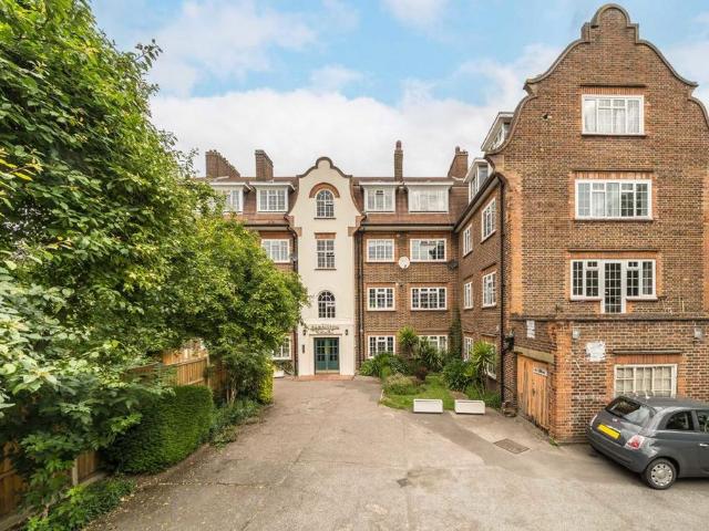 Babington Road, London SW16 2 bed flat to rent £2,200 pcm £508 pw