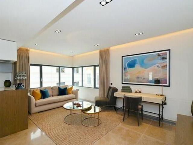 Babmaes Street, St James, 2 Bedroom Flat
