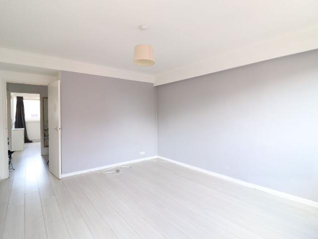 Bacton Street, London E2, 3 bed flat to rent, £2,600 pcm | PrimeLocation