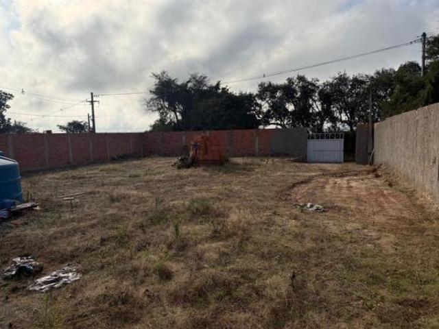 Bacaetava/Iperó 900 m2 Fechada 180 mil