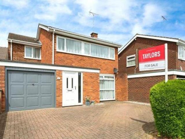 Baccara Grove, Bletchley, 4 Bedroom Link