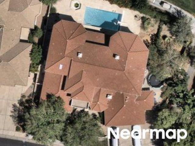 Baccarat Ln NE