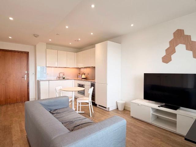 Bach House, Nine Elms SW8, 1 bed flat to rent, £2,600 pcm | PrimeLocation