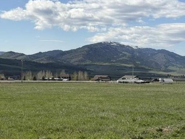 Bachelors Button Cir Lot 17, Etna, WY 83118