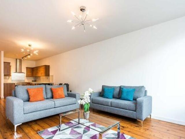 Back Church Lane, London, 3 Bedroom Flat