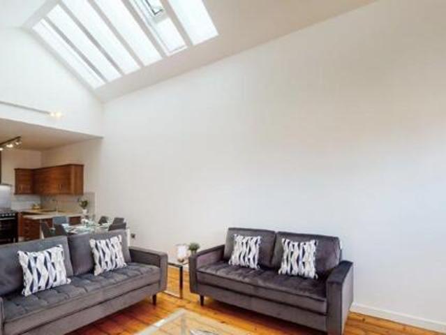 Back Church Lane, London, 3 Bedroom Flat