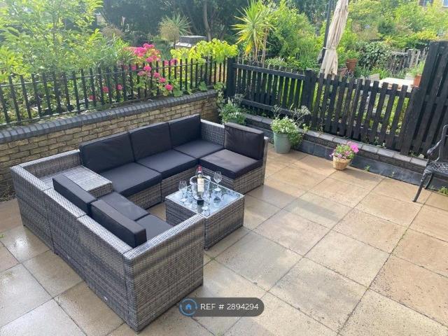 Back Church Lane, London E1, 2 bed maisonette to rent, £3,000 pcm | PrimeLocation