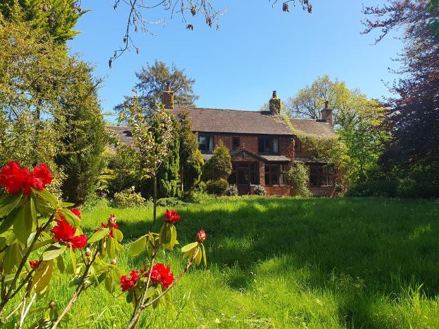 Back Lane, COVENTRY, CV7 4 bed barn conversion to rent £2,900 pcm £669 pw