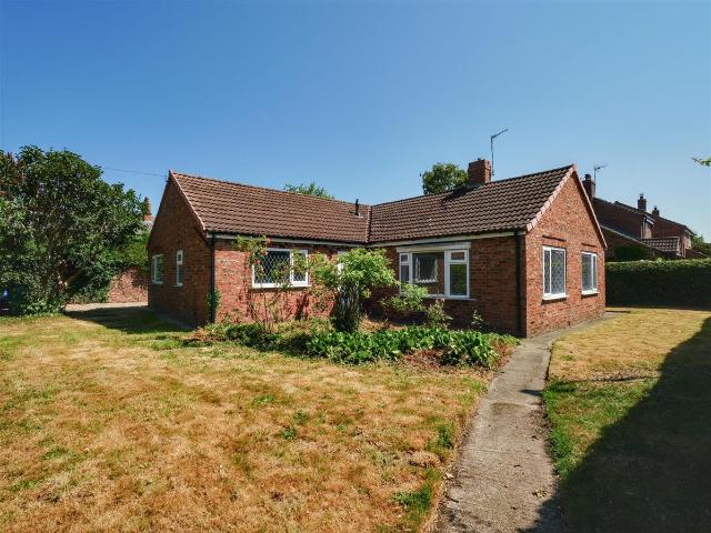 Back Lane, Newton On Ouse, York YO30, 3 bed detached bungalow to rent, £1,500 pcm | PrimeLocation