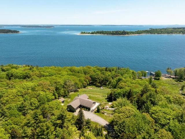 Back Shore Rd, Bristol, Home For Sale