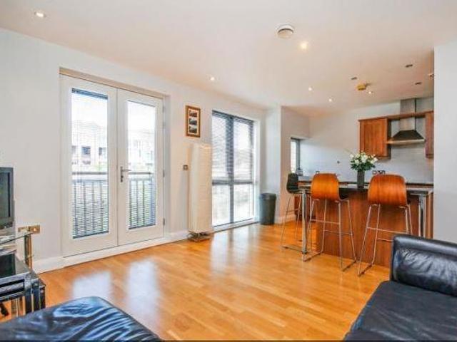 Back Silver Street, Durham 2 bed flat to rent £2,400 pcm £554 pw