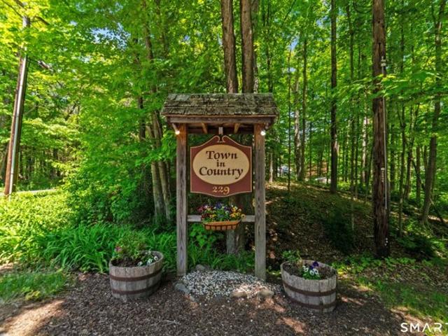 Bacon Pond Rd Apt,woodbury, Condo For Sale