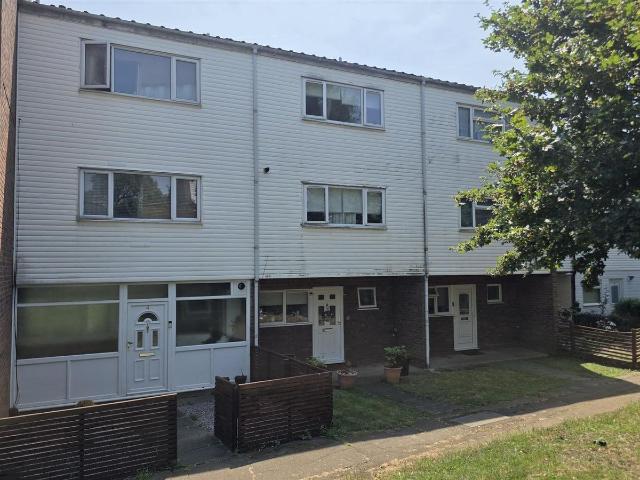 Badburgham Court, Waltham Abbey EN9, 4 bed property to rent, £1,850 pcm | PrimeLocation