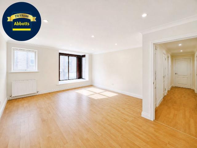 Baddow Road, Chelmsford CM2, 2 bed flat to rent, £1,550 pcm | PrimeLocation