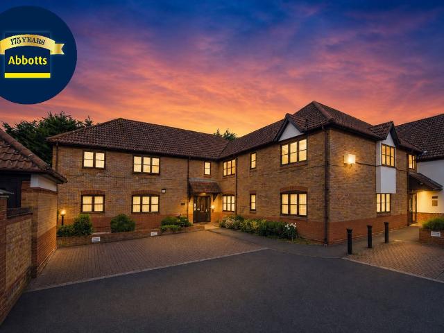 Baddow Road, Chelmsford CM2, 2 bed property to rent, £1,400 pcm | PrimeLocation