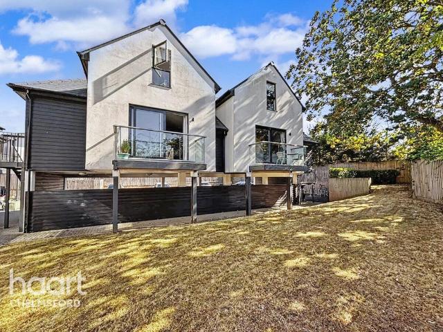 Baddow Road, CHELMSFORD 3 bed apartment to rent £1,875 pcm £433 pw
