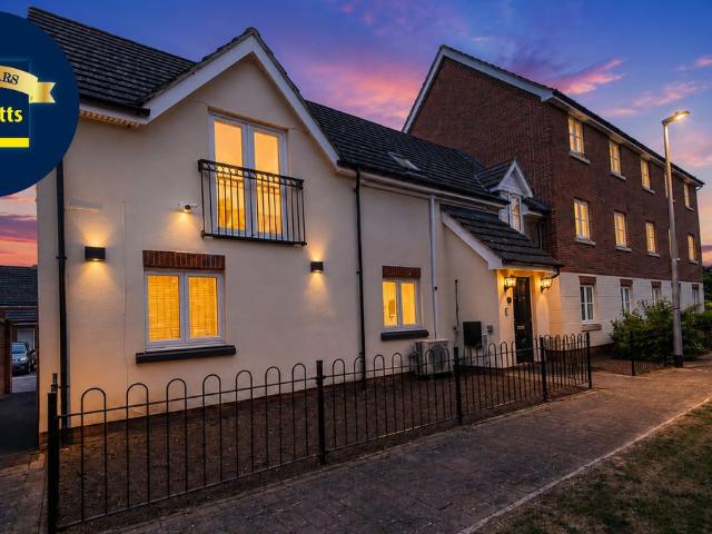 Baden Powell Close, Chelmsford CM2, Room to rent, £1,600 pcm | PrimeLocation