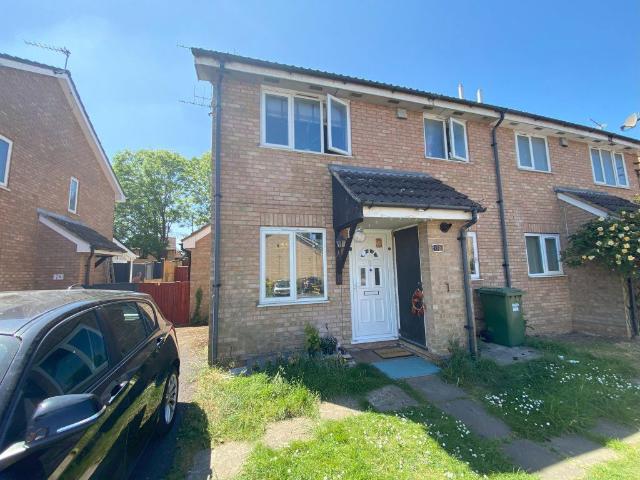 Bader Gardens, Cippenham, Slough SL1, 1 bed property to rent, £1,200 pcm | PrimeLocation