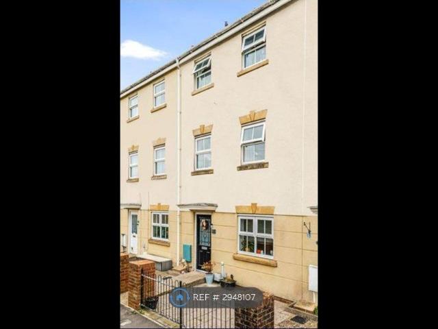 Badgers Way, Weston Super Mare BS24, 4 bed terraced house to rent, £1,700 pcm | PrimeLocation