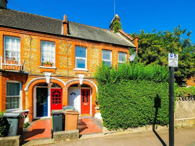 Badlis Road, Walthamstow E17, 2 bed maisonette to rent, £2,200 pcm | PrimeLocation