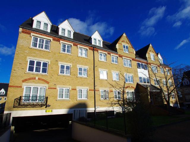 Badminton House, Watford WD24, 2 bed flat to rent, £1,500 pcm | PrimeLocation