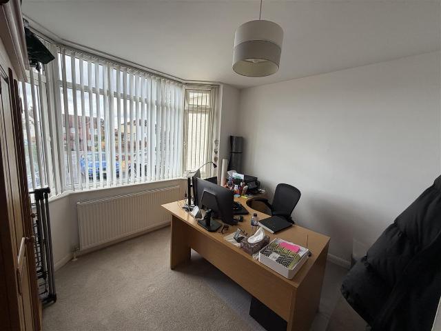 Badminton Road, Coalpit Heath, Bristol BS36, 3 bed detached bungalow to rent, £1,900 pcm | PrimeLocation