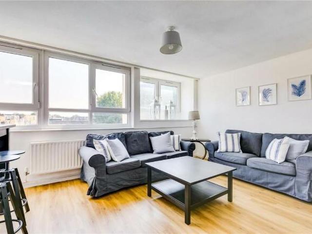 Badric Court, Yelverton Road, London SW11, 4 bed flat to rent, £3,500 pcm | PrimeLocation