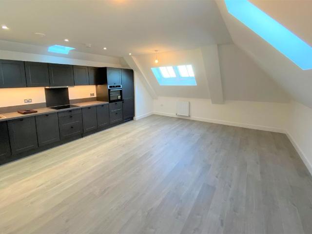 Badsell Road, Paddock Wood, Tonbridge TN12, 1 bed flat to rent, £1,200 pcm | PrimeLocation