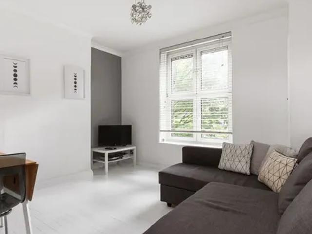 Bag Books, 1 Stewart Court, London, SW8 4UB, United Kingdom | 2 bed house for rent #168182643 | Rentberry