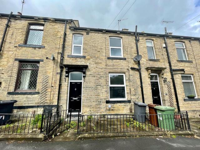 Bagley Lane, Farsley, Pudsey, Yorkshire LS28, 2 bed terraced house to rent, £950 pcm | PrimeLocation