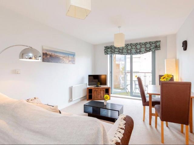 Bagleys Lane, London, SW6 1 bed flat to rent £2,383 pcm £550 pw