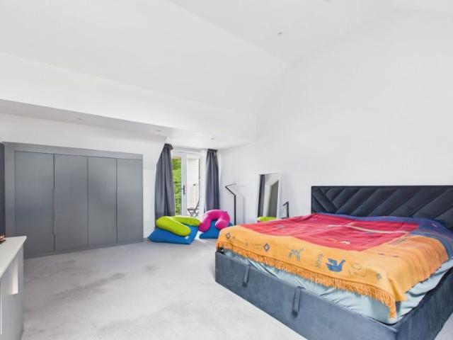 Bagshot Manor Gardens, Bagshot 4 bedrooms Property for lettings Seymours